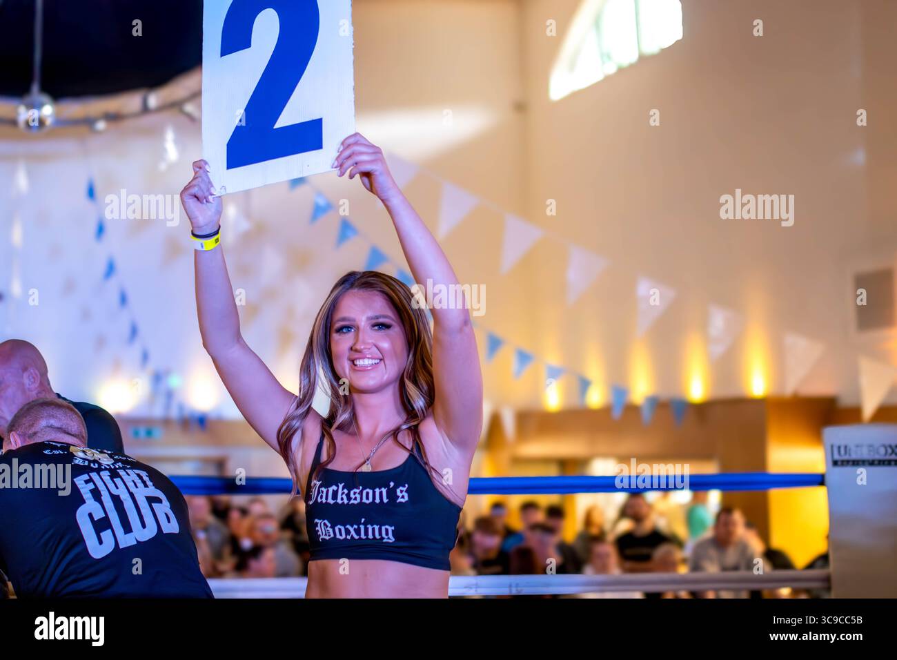 Boxing girl hi-res stock photography and images - Alamy
