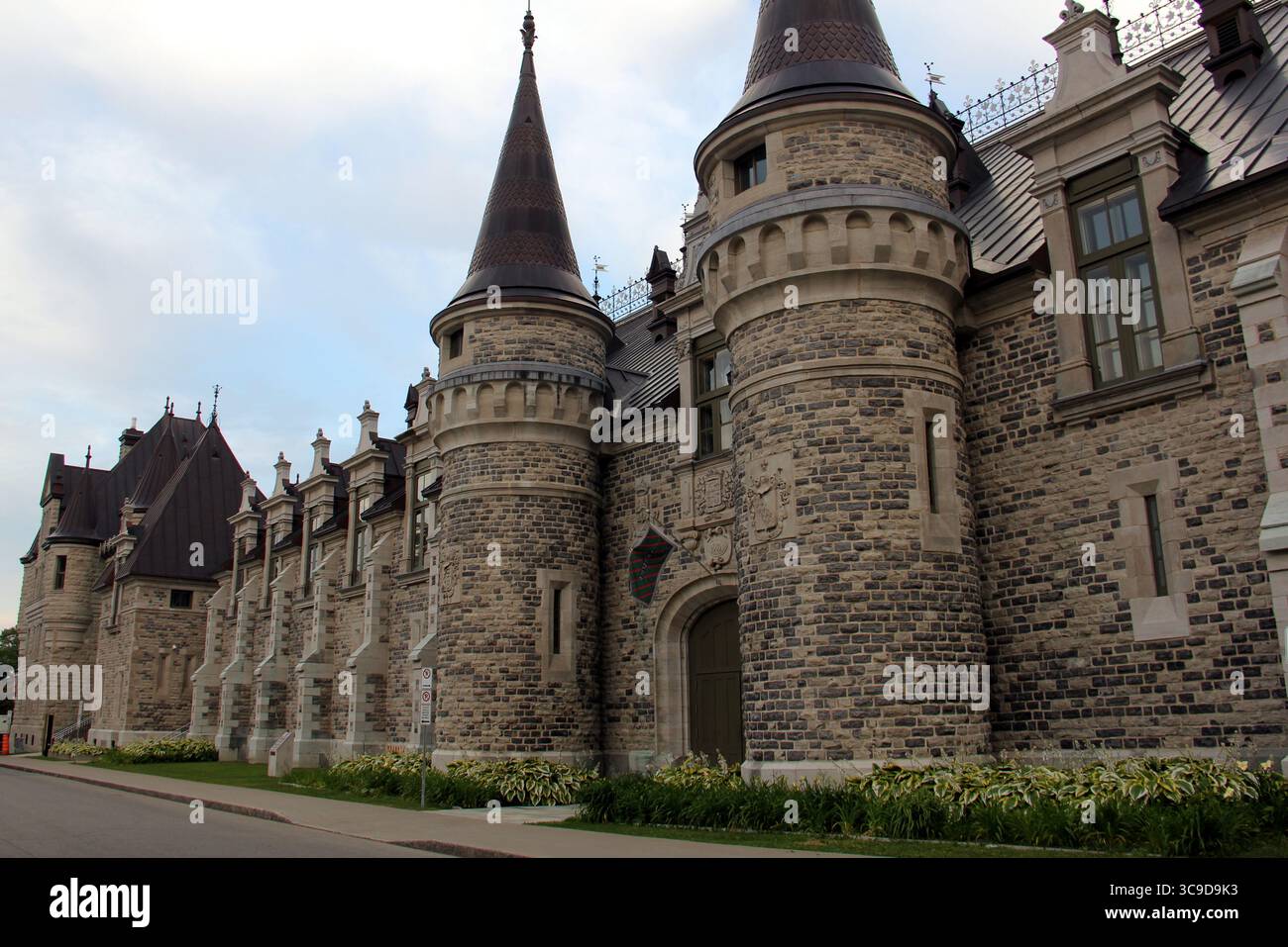 Voltigeurs of Quebec Military Armoury, historic stone building on ...