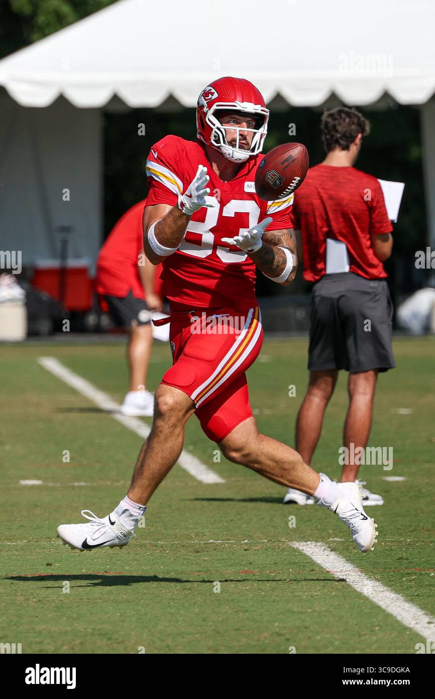August 5, 2025: Kansas City Chiefs tight end Noah Gray (83) catches a ...