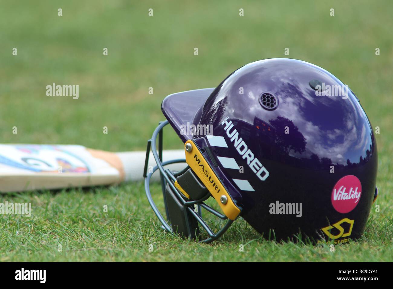 Leeds, UK. 05th Aug, 2025. Pudsey Congs Cricket Club, Veezu Britannia ...