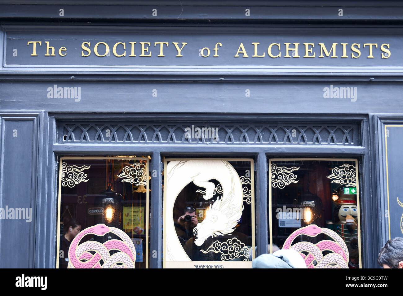 Alchemist's shop hi-res stock photography and images - Alamy