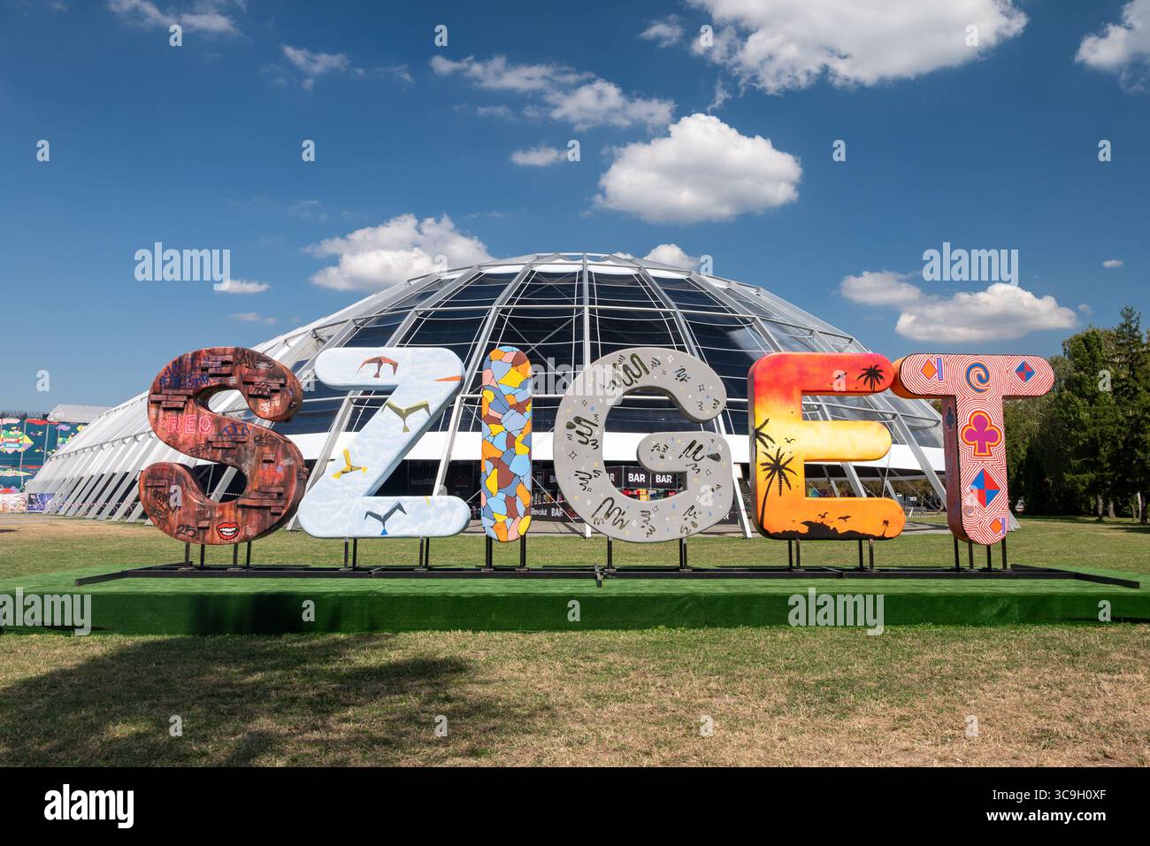 Revolut stage hi-res stock photography and images - Alamy