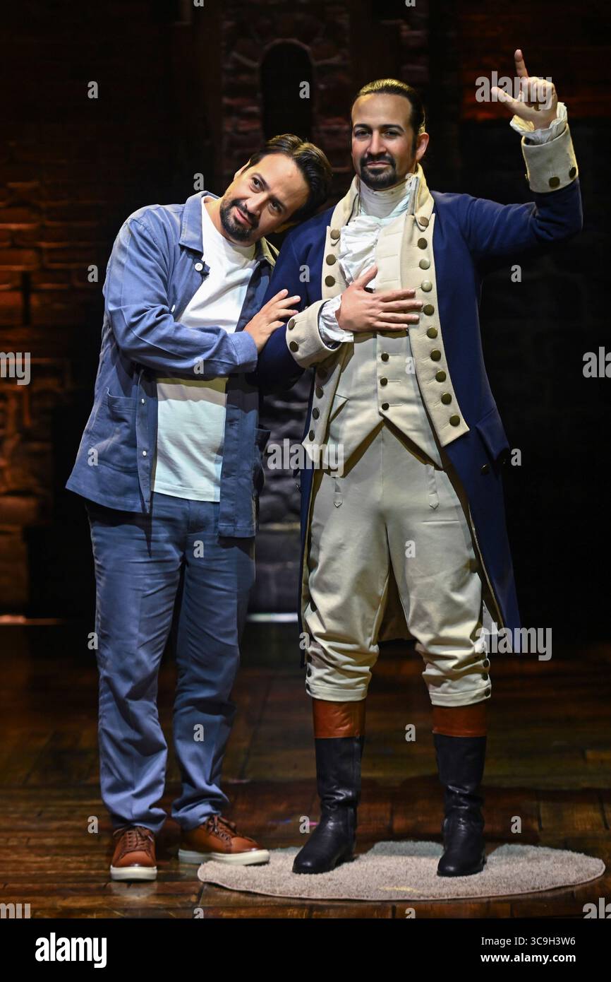 Photo by: NDZ/STAR MAX/IPx 2025 8/5/25 Lin-Manuel Miranda unveils his ...