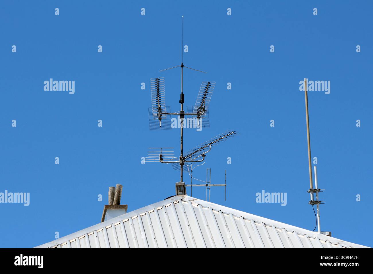 Cluster modern television radio hi-res stock photography and images - Alamy