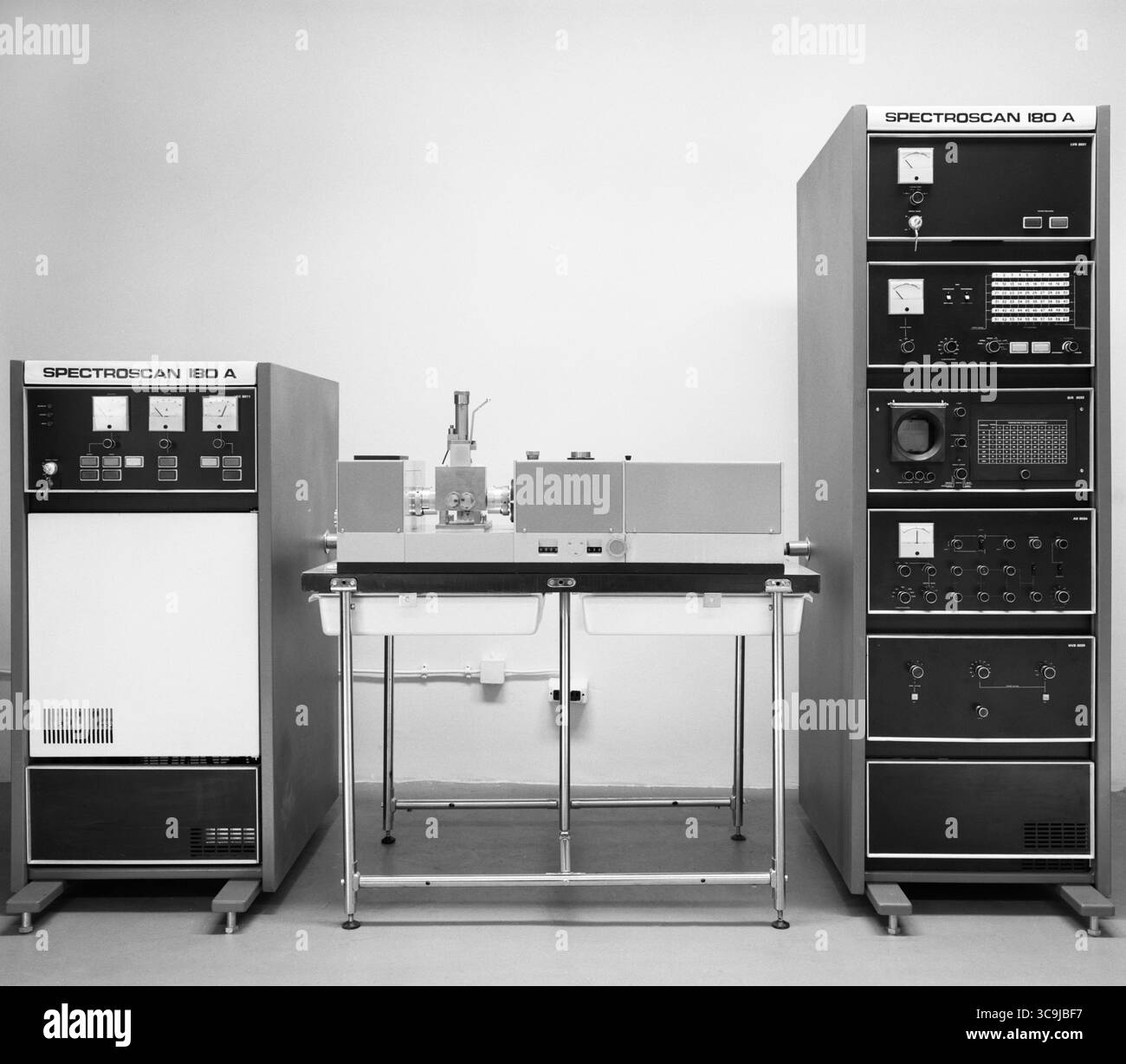 Scanning high speed Spectrophotometer Spectroscan 180 A Stock Photo - Alamy