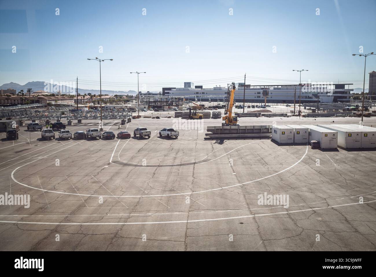 Parking lot with a cityscape backdrop hi-res stock photography and ...
