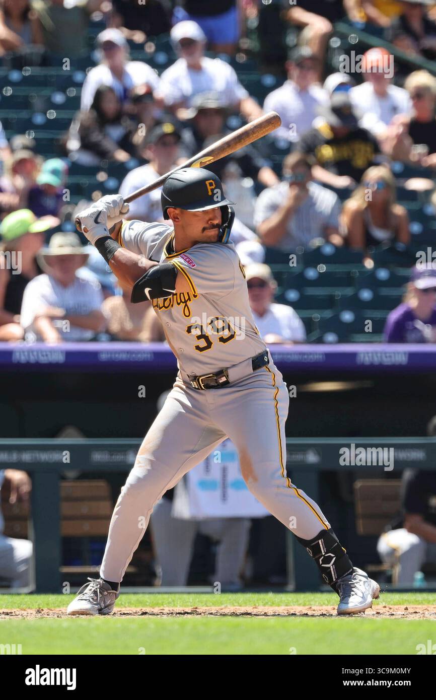 Pittsburgh Pirates second base Nick Gonzales (39) waits for the pitch ...