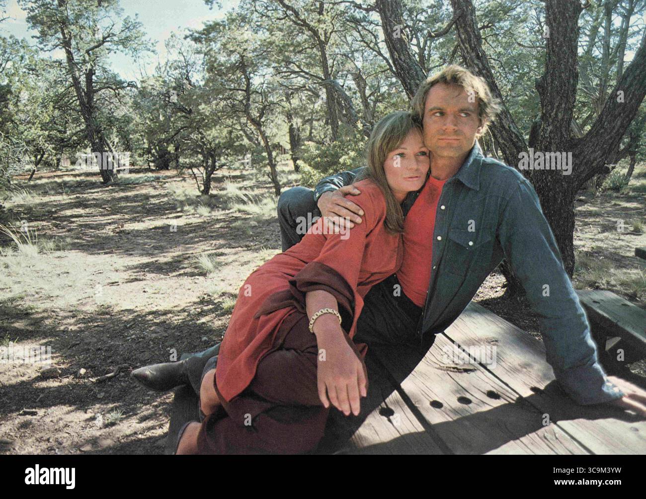 Valerie perrine hi-res stock photography and images - Alamy