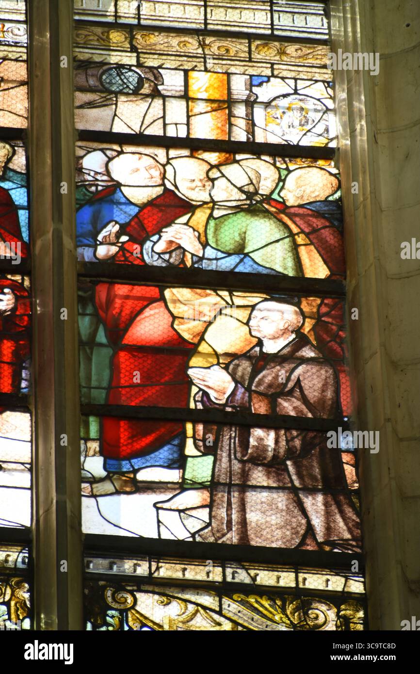 Vitrail de l'Église Saint Florentin à Saint Florentin, Yonne 89, France ...