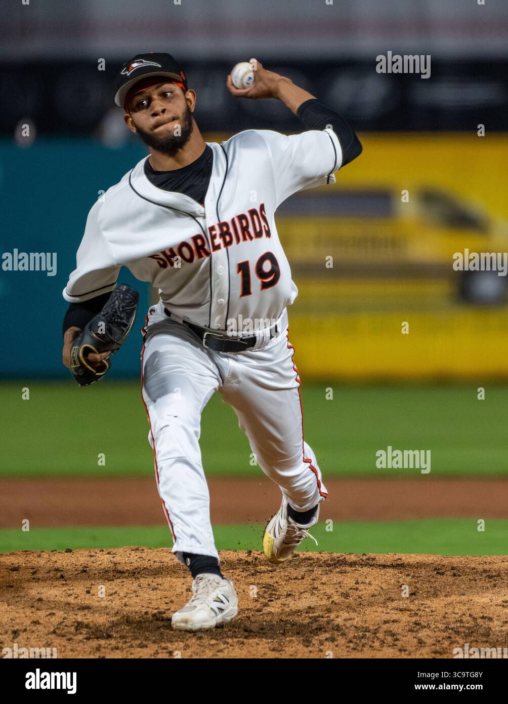 SALISBURY, MD - Deivy Cruz (19) delivers a pitch for the Delmarva ...
