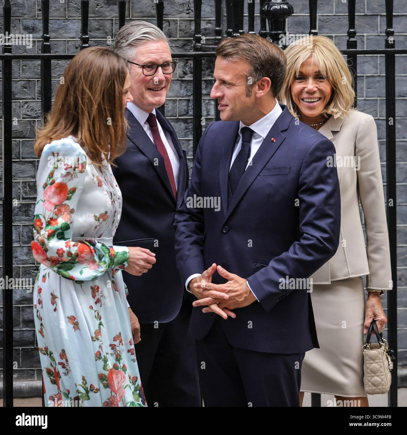 Sir Keir Starmer and wife Victoria welcome French President Emmanuel ...