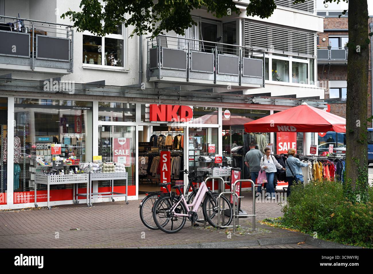 German stores hi-res stock photography and images - Alamy