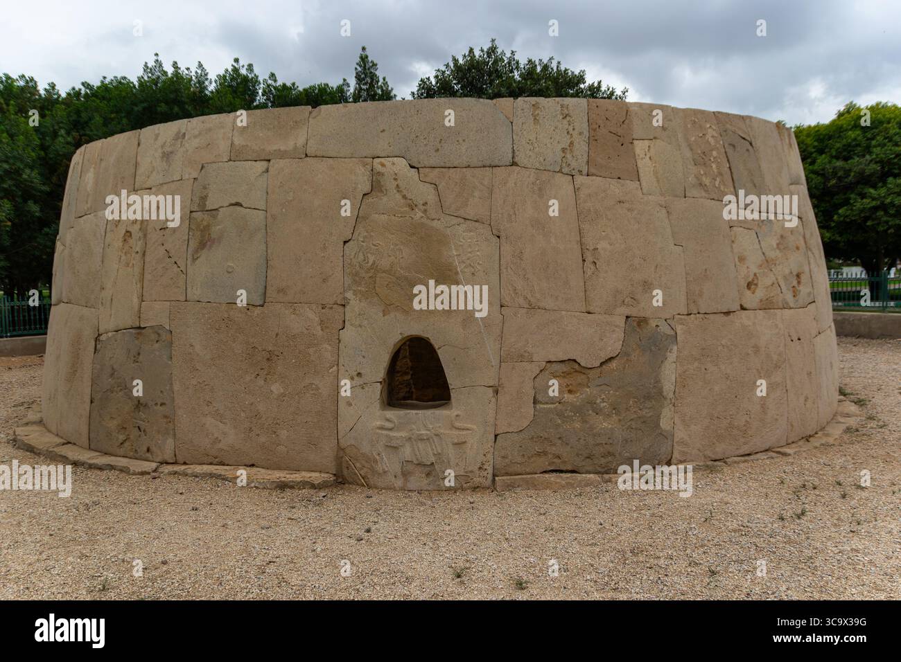 Ancient historic structure hi-res stock photography and images - Alamy