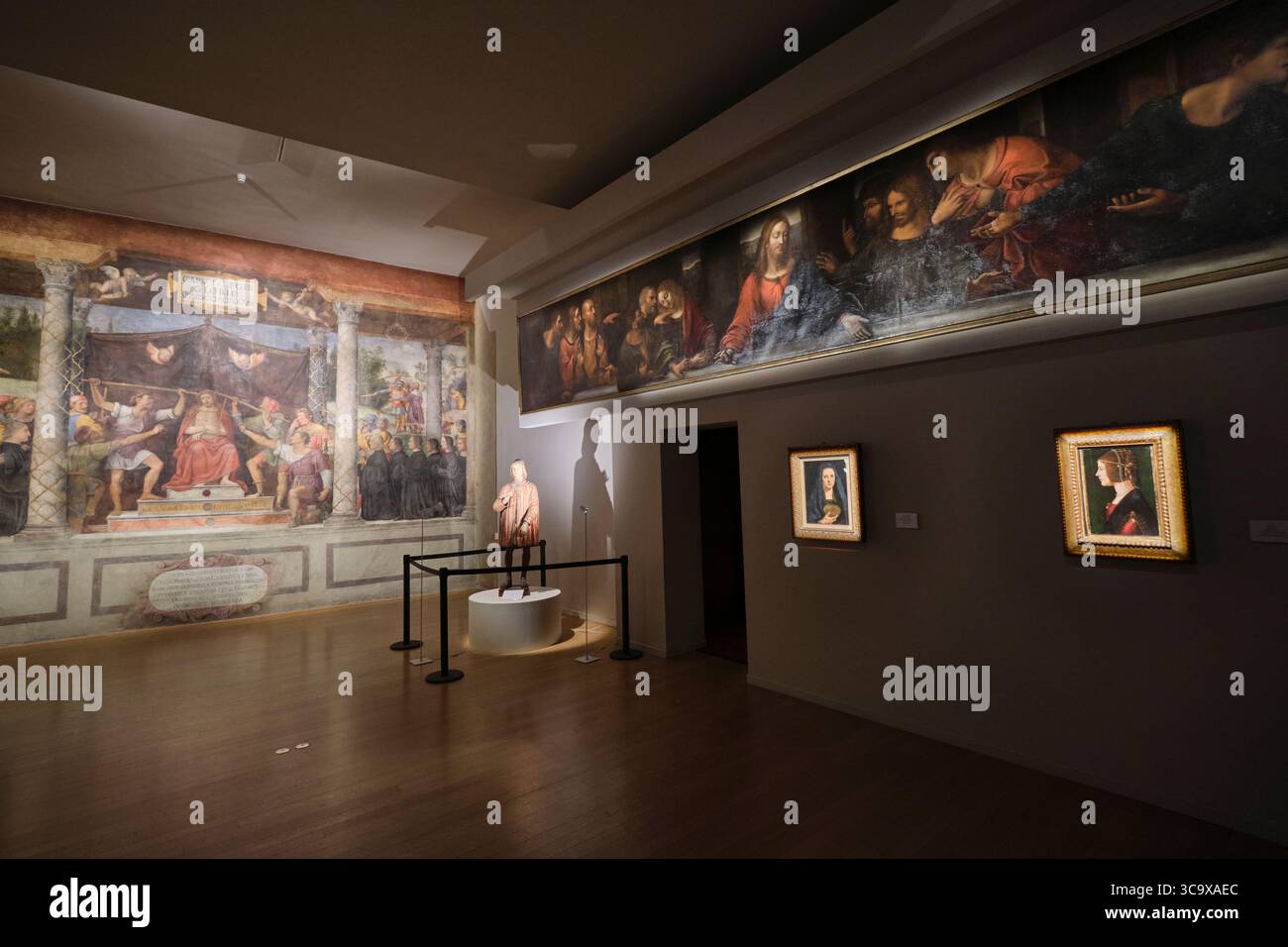 Gallery with reproduction of Last Supper by Leonardo da Vinci.At the ...