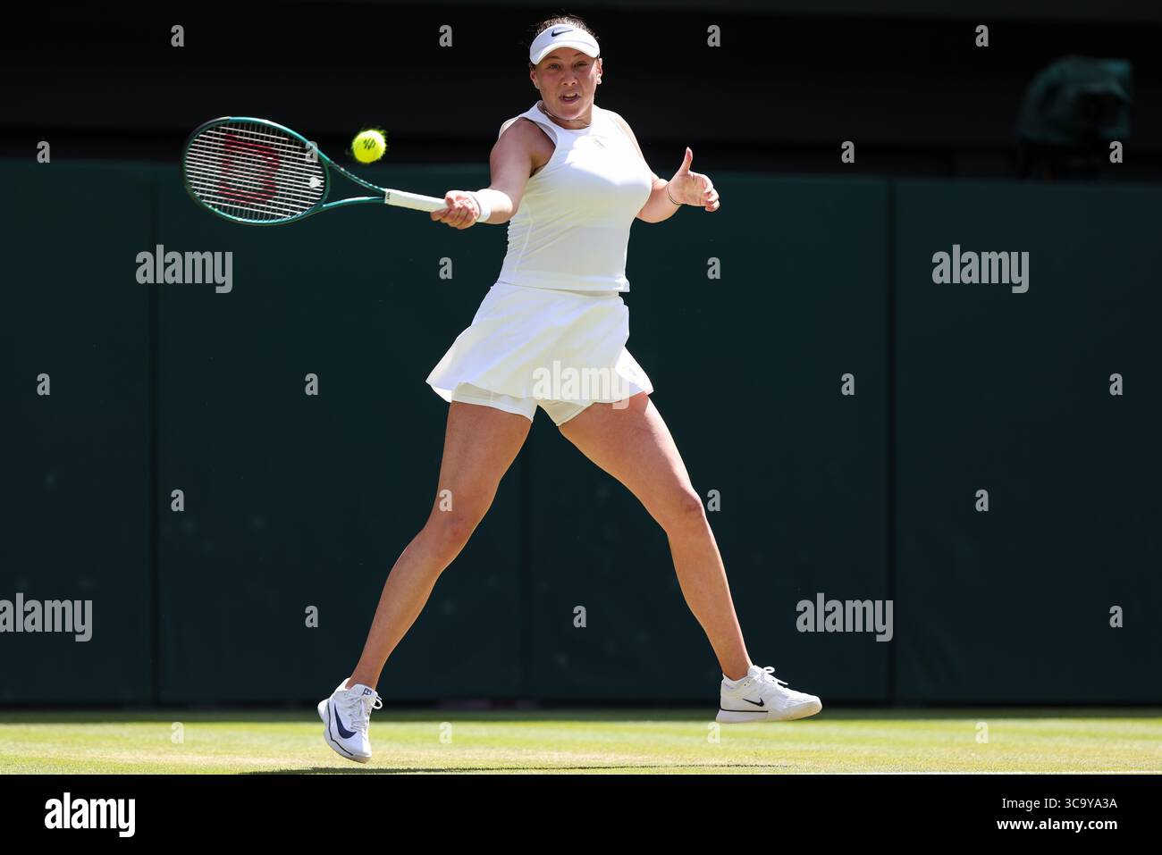 Amanda anisimova hi-res stock photography and images - Alamy