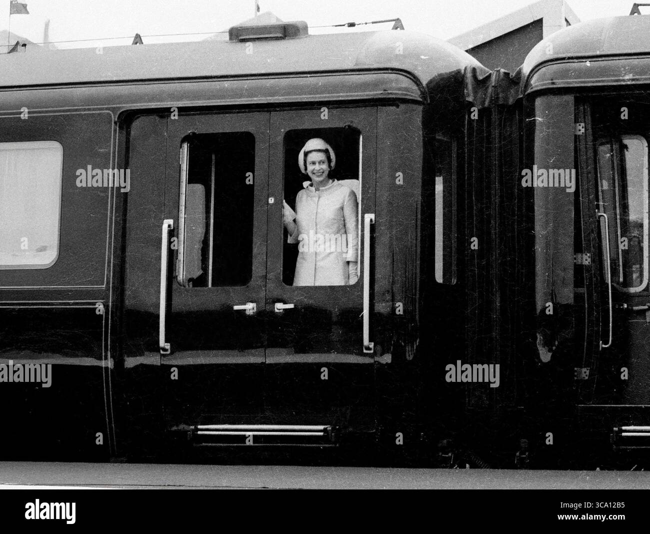 Royalty investiture prince wales caernarfon hi-res stock photography ...