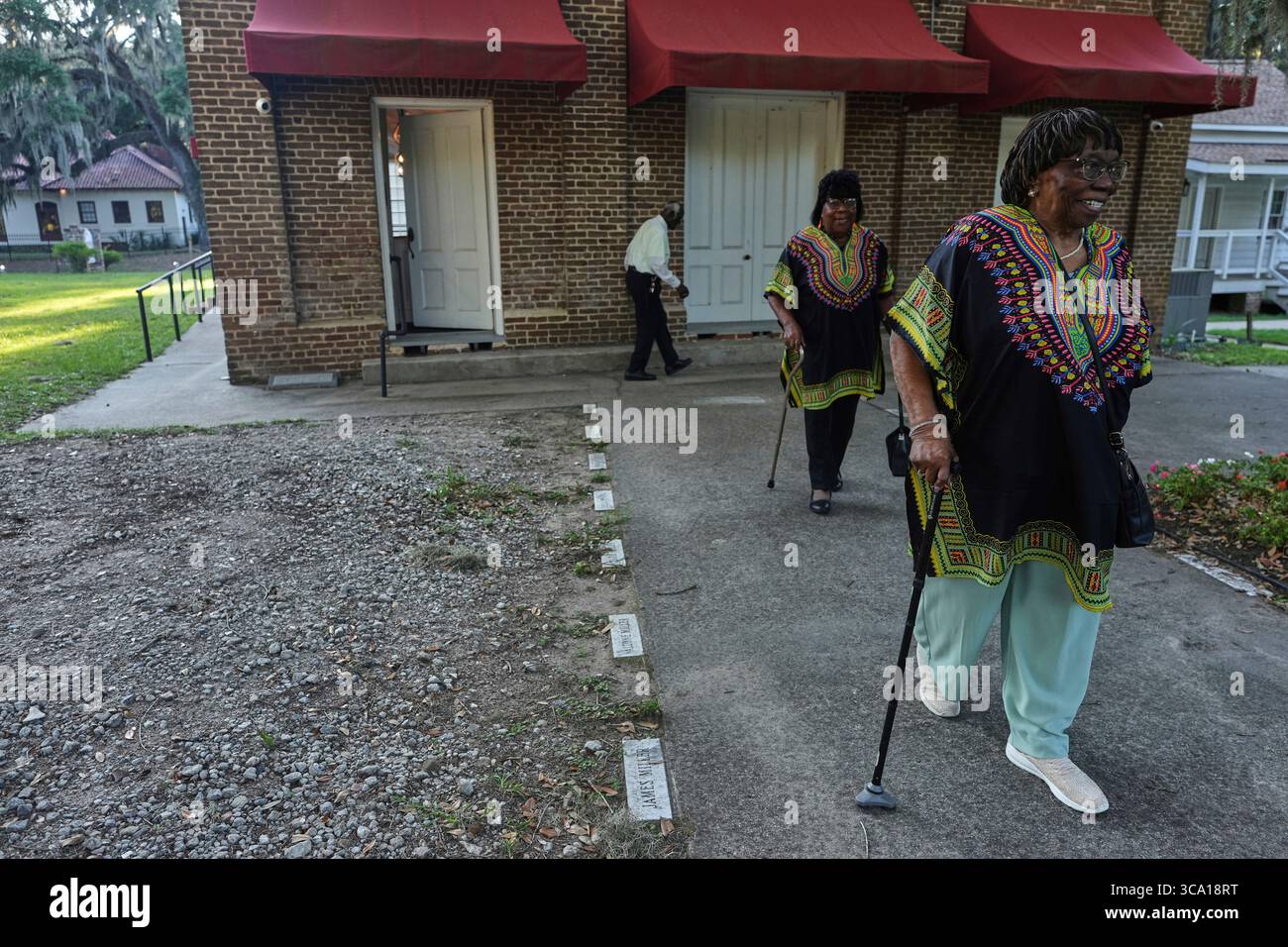 "Voices of Gullah" members, Rosa Murray, from right, Minnie "Gracie ...