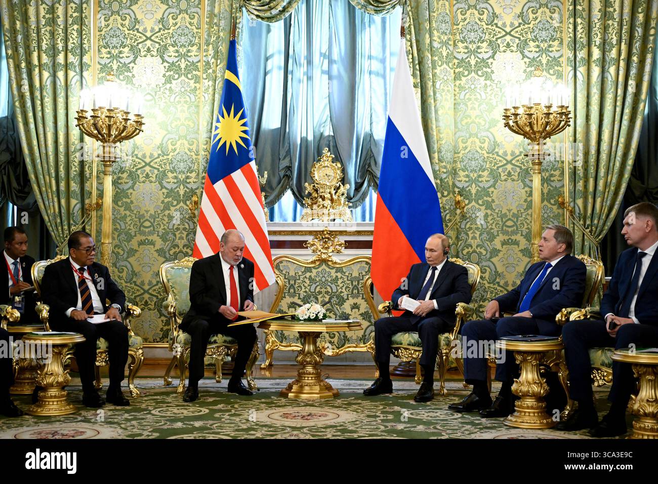 Russian President Vladimir Putin, centre right, and Malaysia's King ...