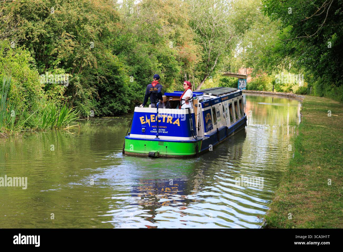Electra, electric community boat, canal barge rides in green ...