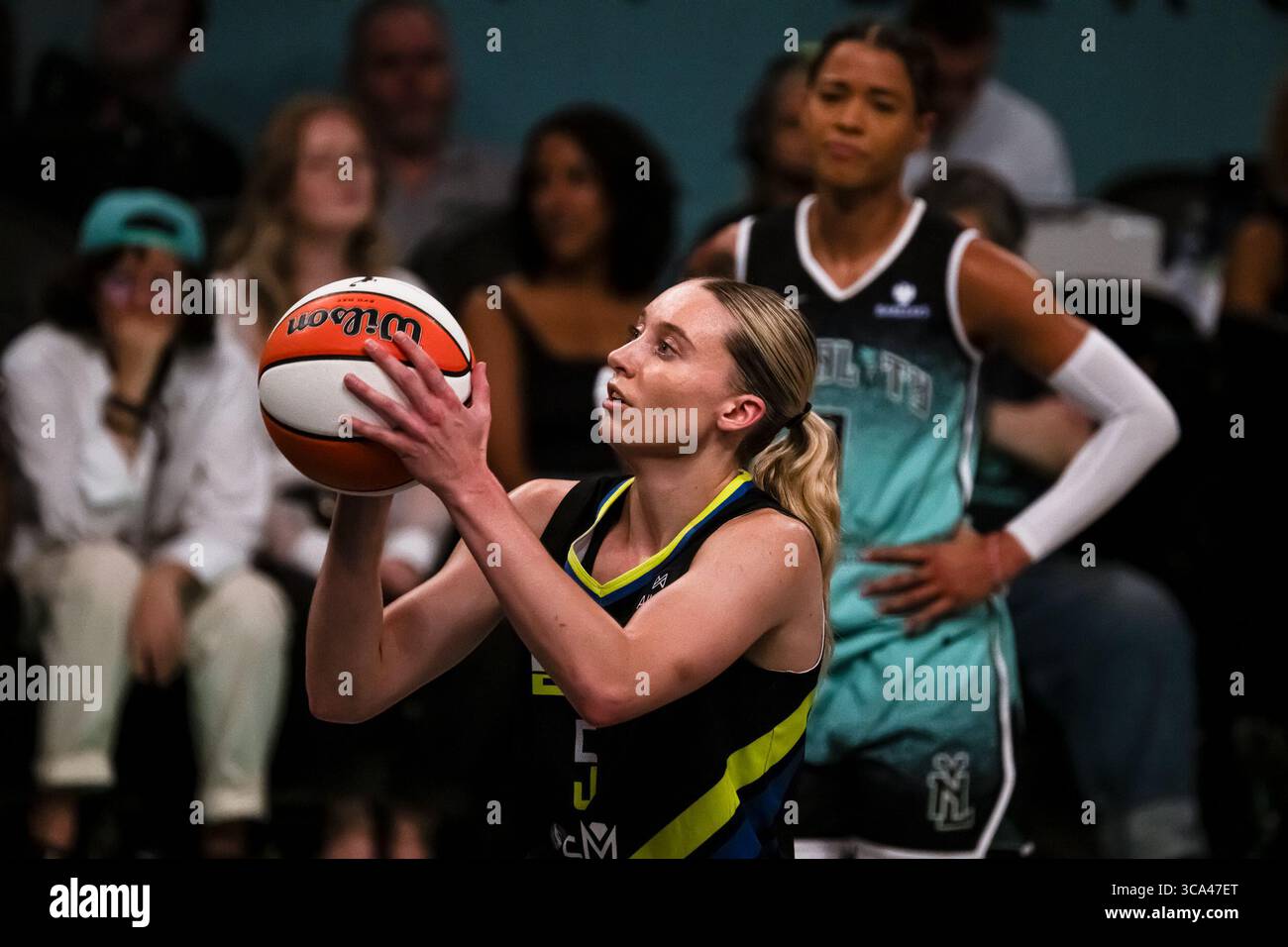 New York, New York, USA. 5th Aug, 2025. Paige Buecker takes a free ...