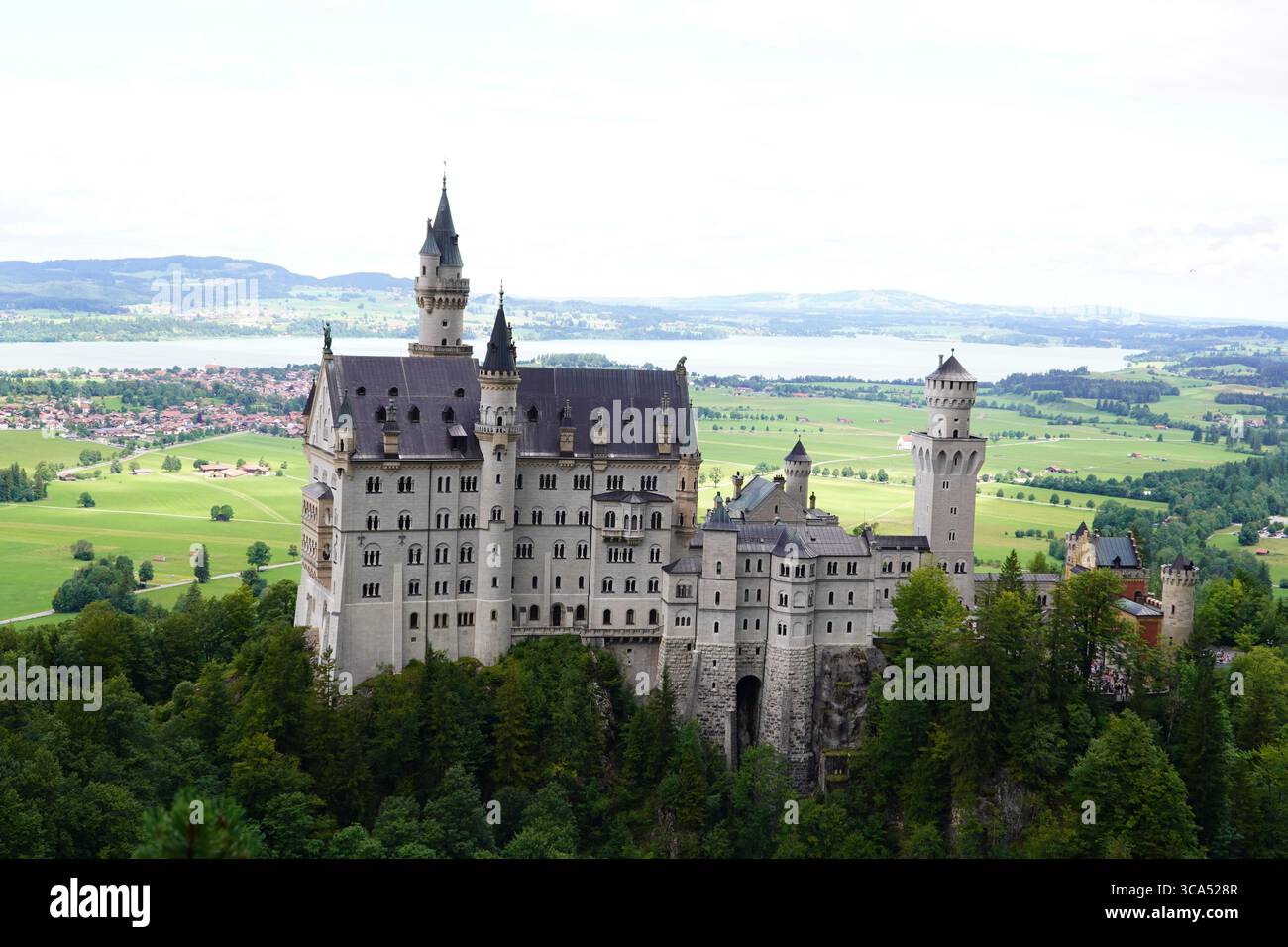 Enchanting neuschwanstein castle europe hi-res stock photography and ...