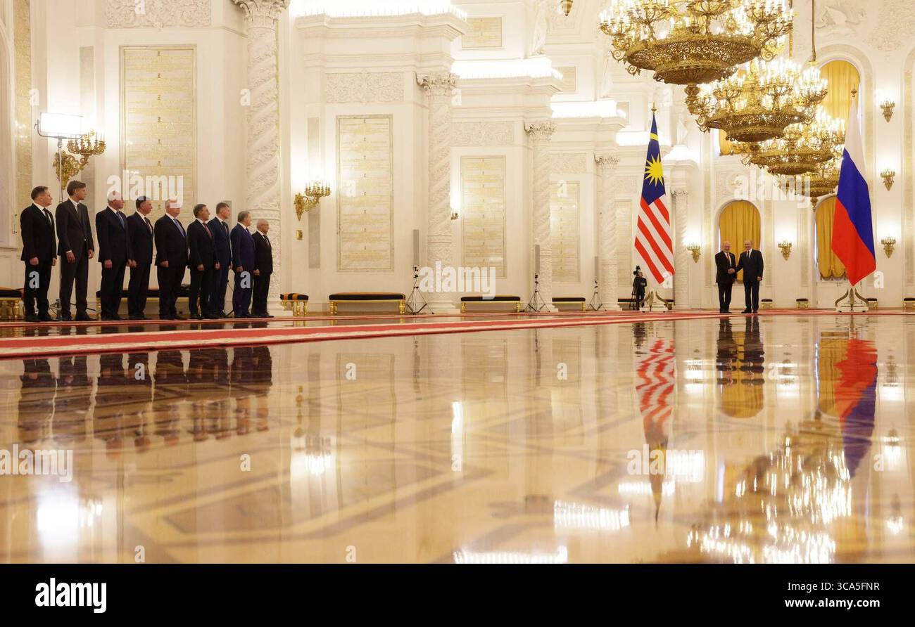 Russian President Vladimir Putin meets with Malaysian King Sultan ...