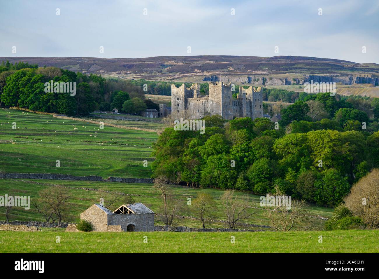 Impressive historic well-preserved castle (beautiful setting, fortified ...