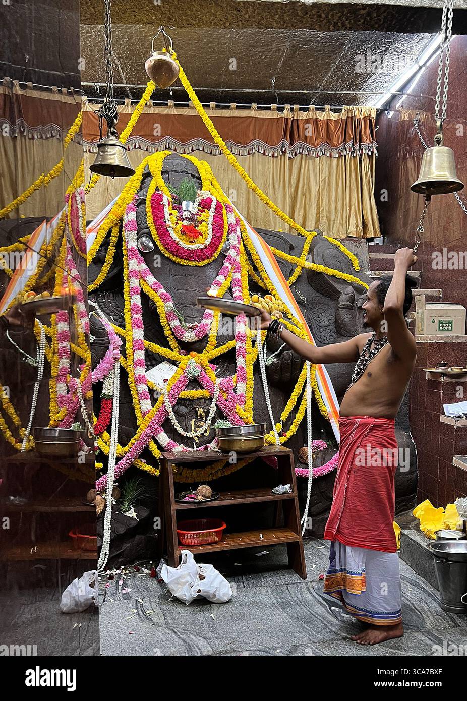 Dodda ganesha temple hi-res stock photography and images - Alamy