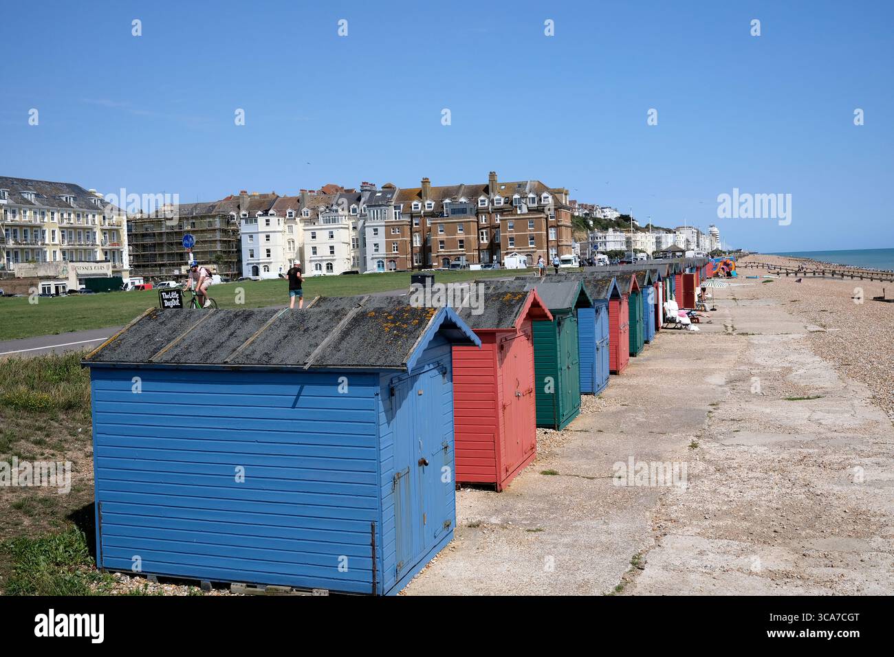 St leonards on sea beach huts hi-res stock photography and images - Alamy