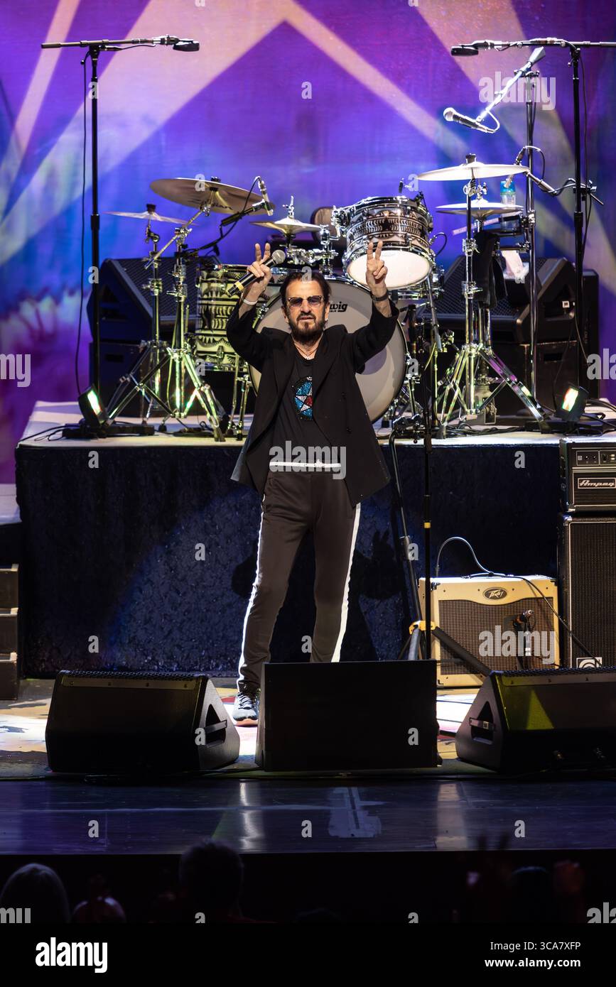 Ringo starr and his all starr band 2023 hi-res stock photography and ...