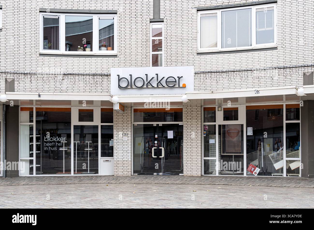 Business center closed due hi-res stock photography and images - Alamy