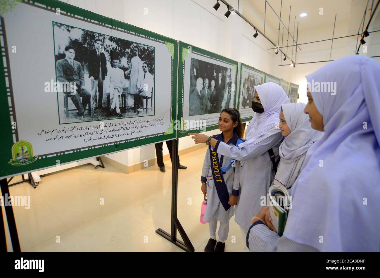 Visitors are taking keen interest in looking portraits of Pakistan ...