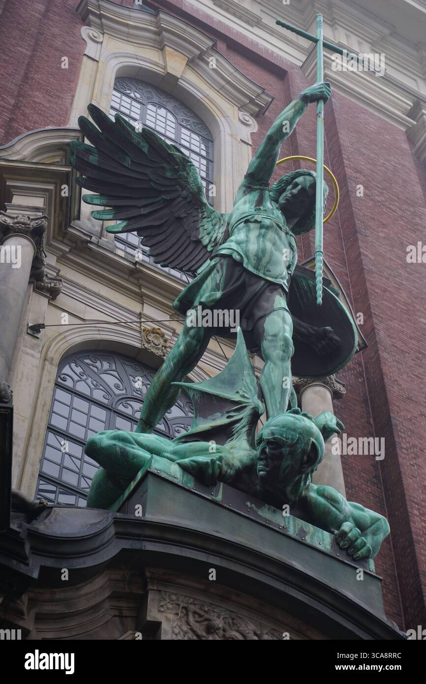 Angel conquering devil statue hi-res stock photography and images - Alamy