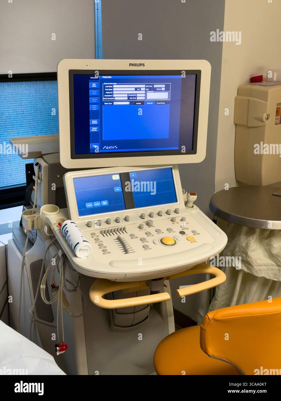 Computer facilities hi-res stock photography and images - Alamy