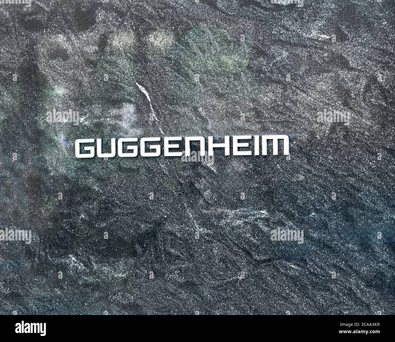 Company name on building hi-res stock photography and images - Alamy