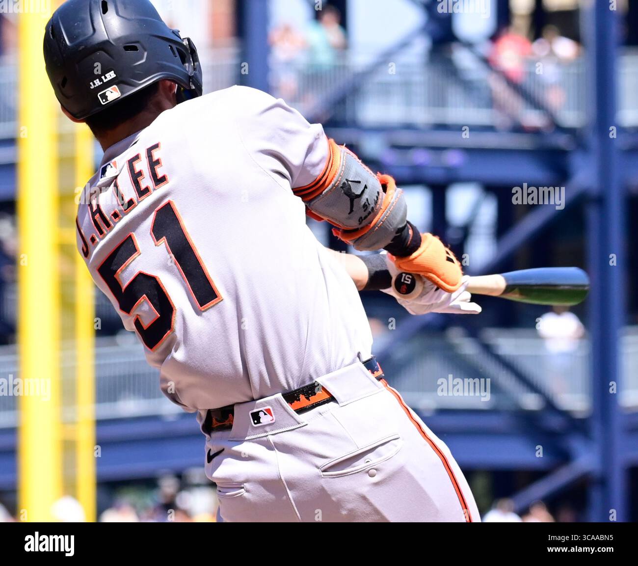San Francisco Giants outfielder Jung Hoo Lee (51) doubles and later ...