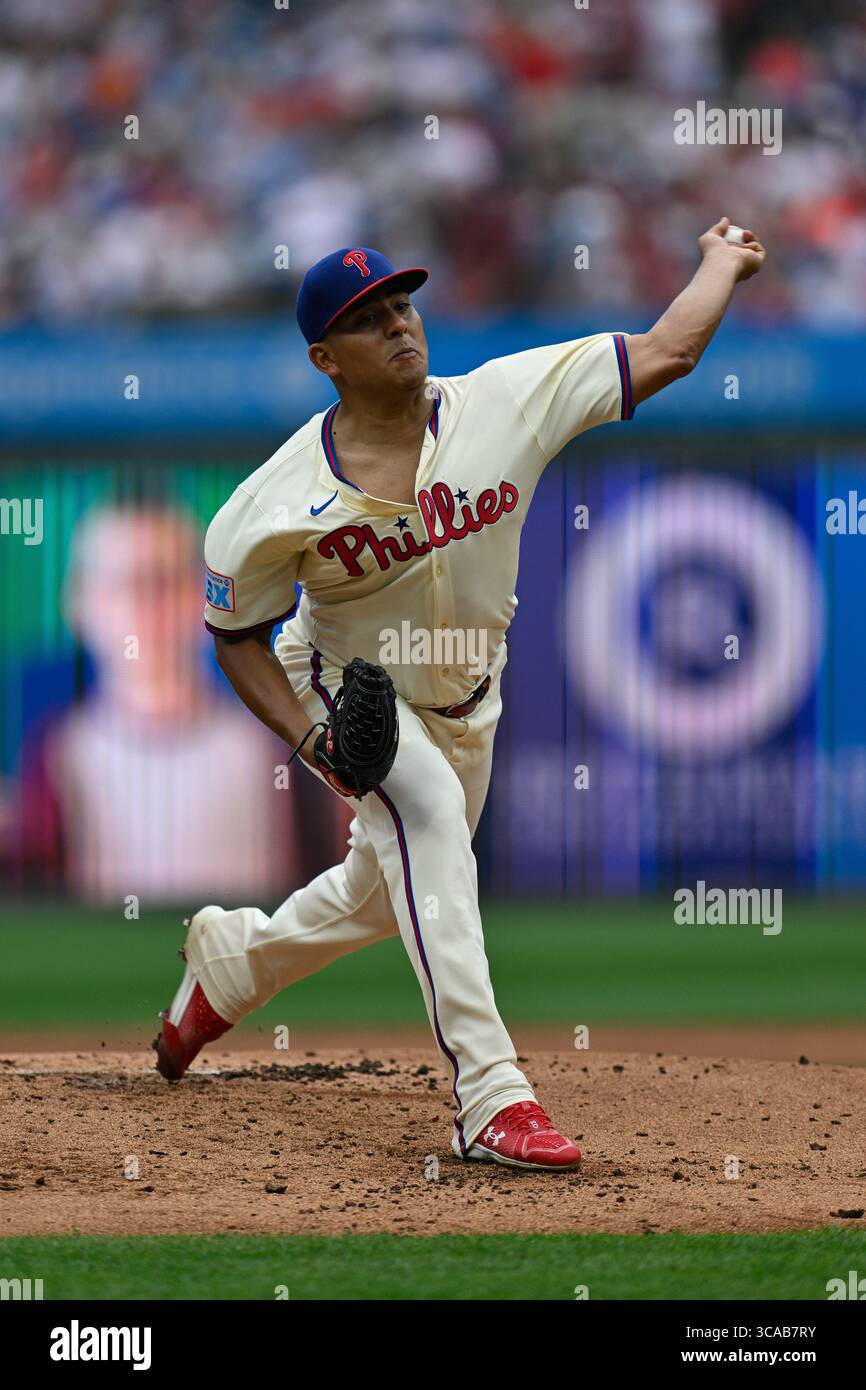 PHILADELPHIA, PA - AUGUST 06: Philadelphia Phillies pitcher Ranger ...