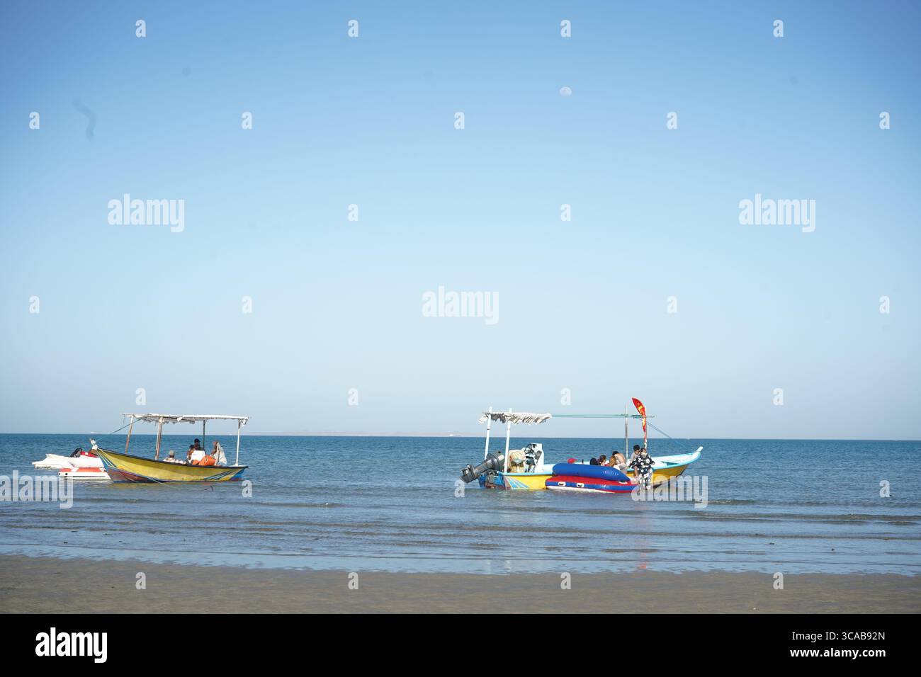 The border between sky and sea, where the boat has an untold story ...