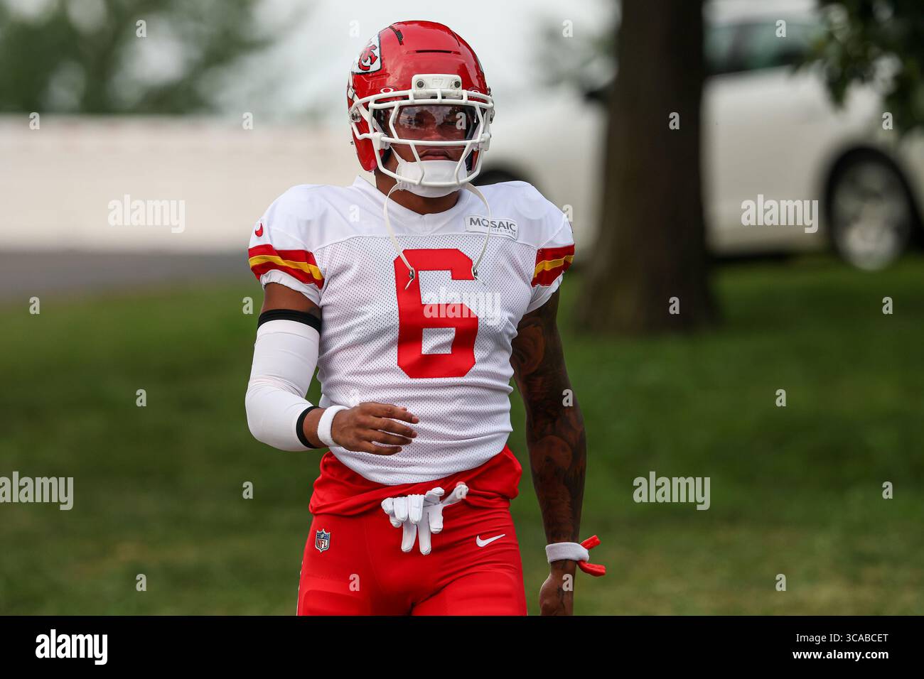 August 6, 2025: Kansas City Chiefs safety Bryan Cook (6) walks down the ...