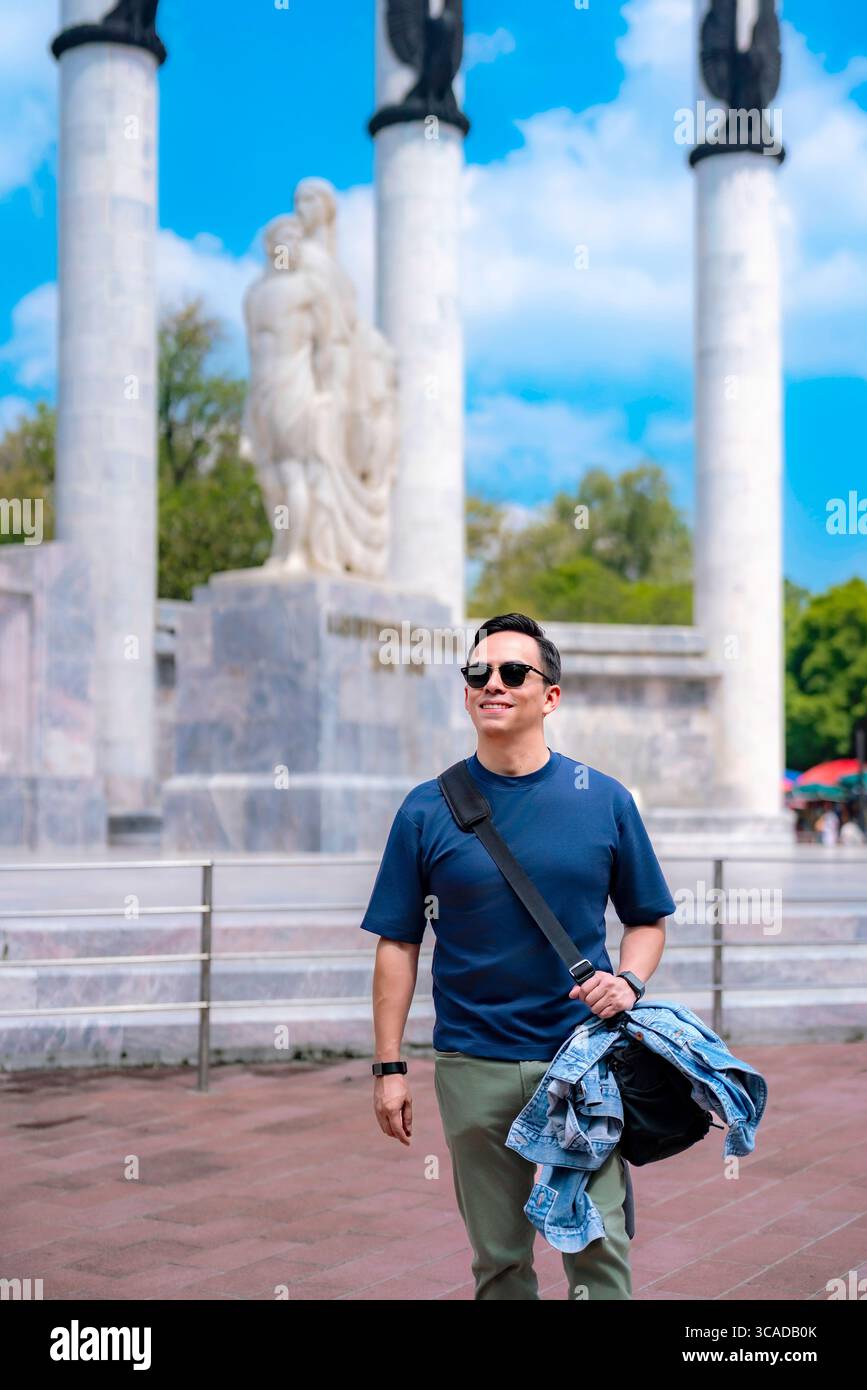 Man black shirt and sunglasses hi-res stock photography and images - Alamy