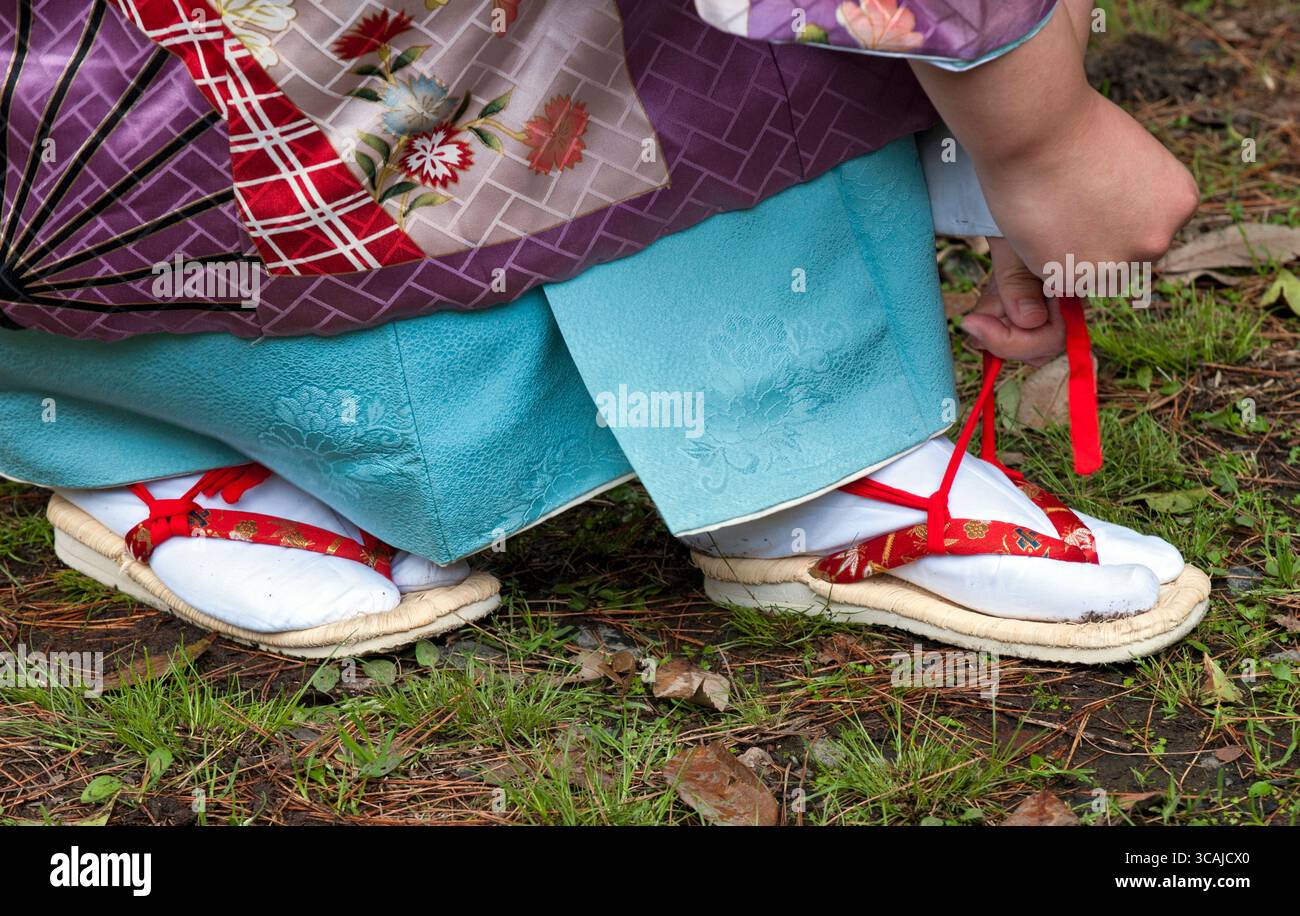 Japanese woman in white hi-res stock photography and images - Alamy