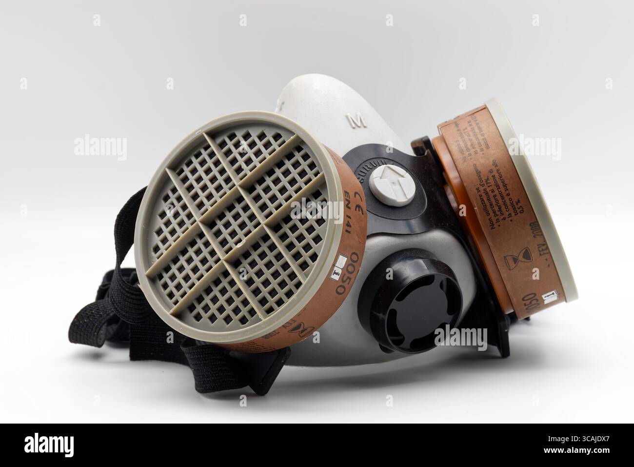 Comasec S.A.S. half-face industrial respirator mask with A2 filters ...