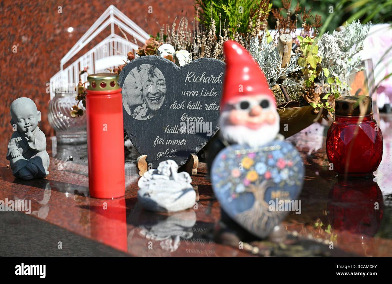 The grave of Austrian entrepreneur Richard Lugner, photographed on ...