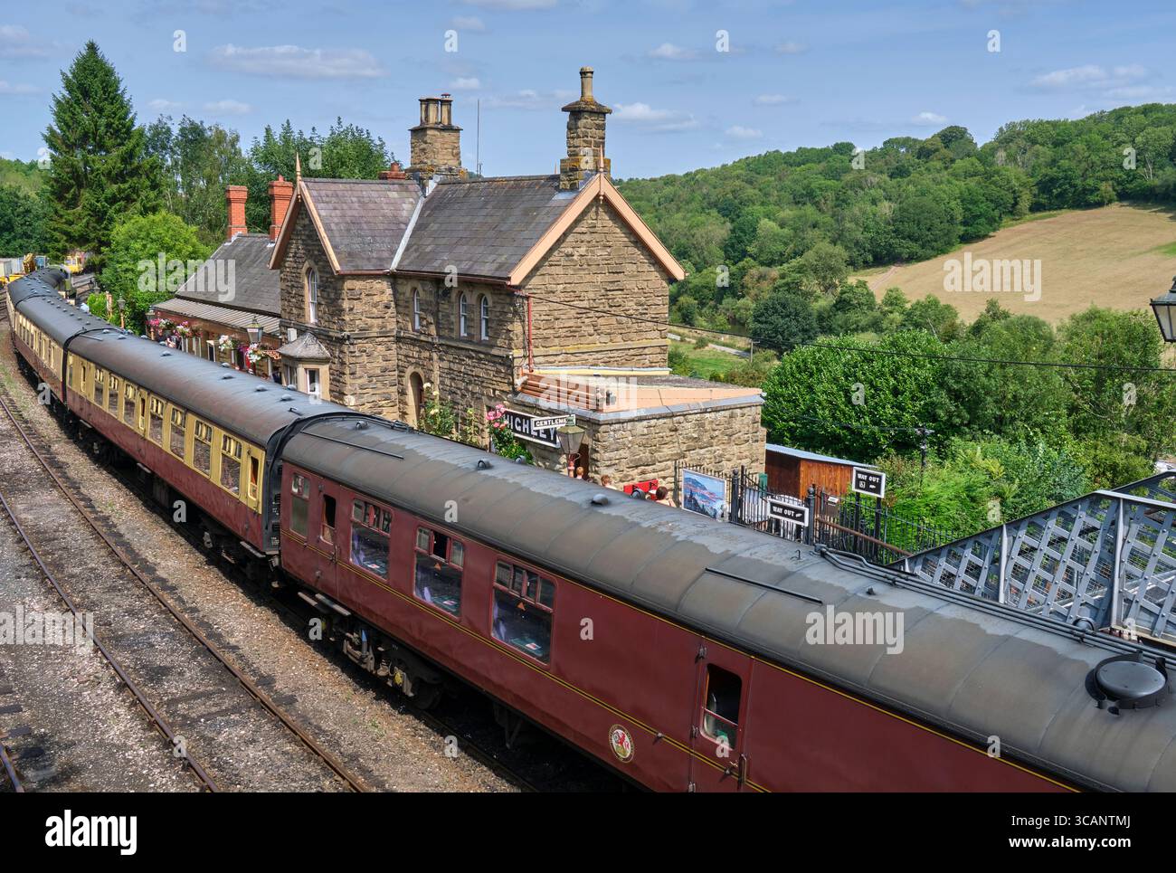 Train at Highley Station on the Severn valley Railway Line, Highley ...