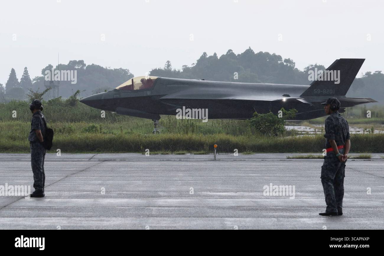 An F-35B arrives at the Japan Air Self-Defense Force's Nyutabaru Air Base in Shintomi Town ...