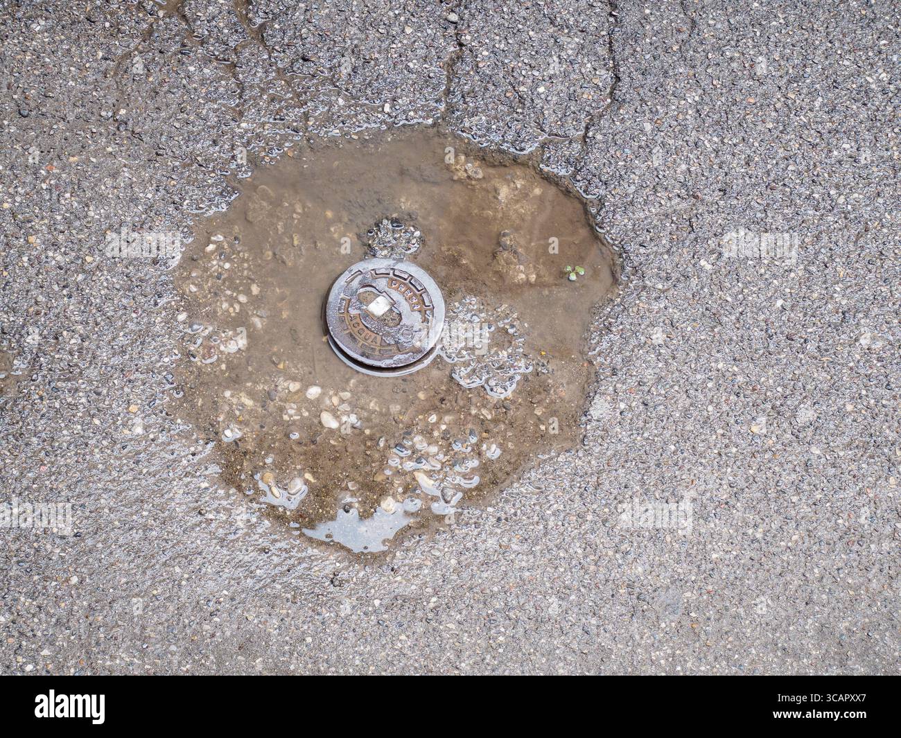 Rough dirt road partially covered hi-res stock photography and images ...