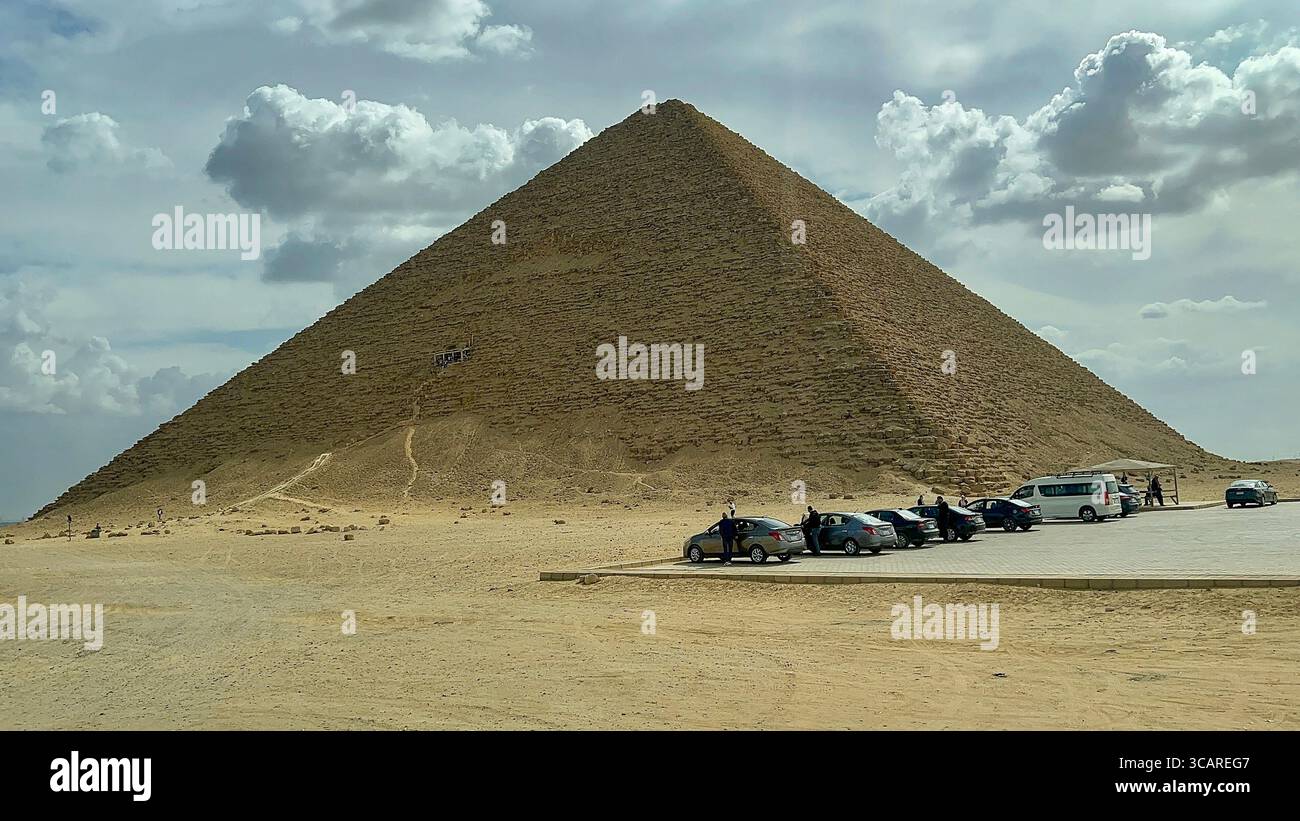 Tourist vehicles parked near the Red Pyramid, also known as the North ...