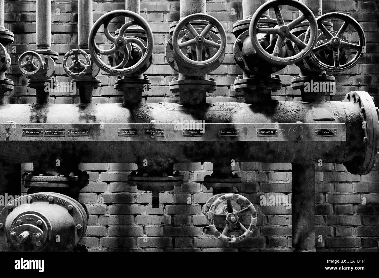 Showcasing large machinery Black and White Stock Photos & Images - Alamy