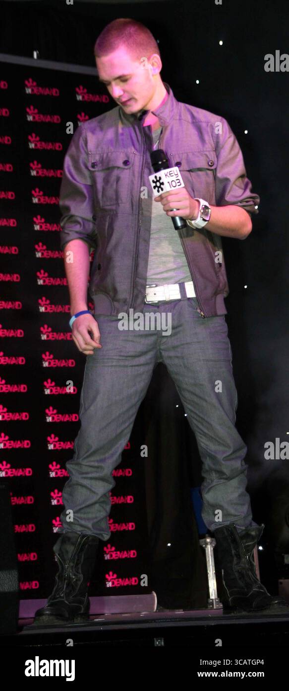 Former factor contestant scott hi-res stock photography and images - Alamy