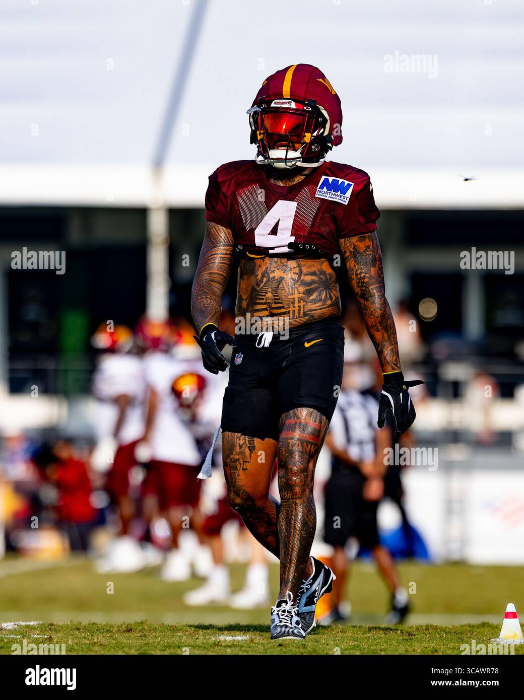 Ashburn,VA. USA; Washington Commanders linebacker Frankie Luvu (4 ...